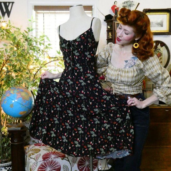 Collectif | Dresses | Collectif Clothing 94s Style Black Red Floral ...